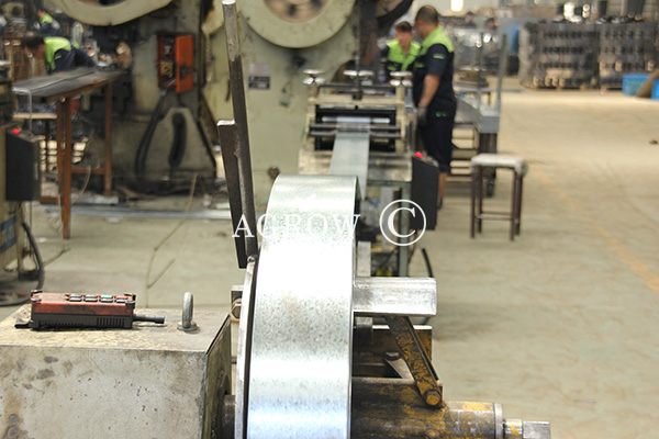 Flat Gable Trellis Crossarm - Comprar Vineyard Trellis Crossarms ...